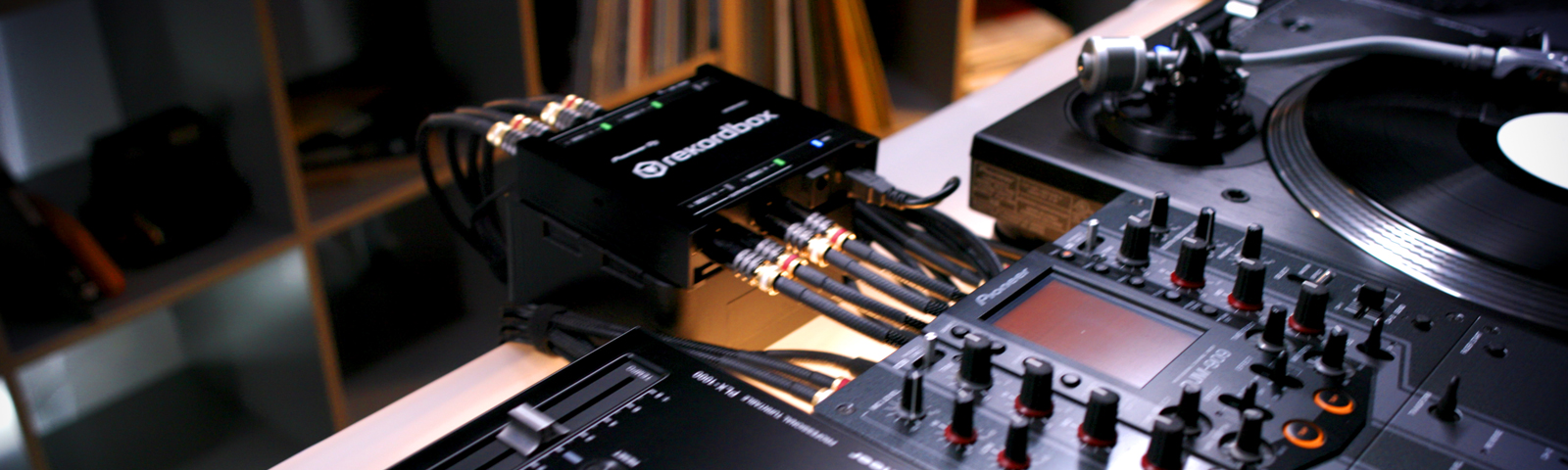 INTERFACE 2 Audio Interface for rekordbox (audio interface) - Pioneer DJ